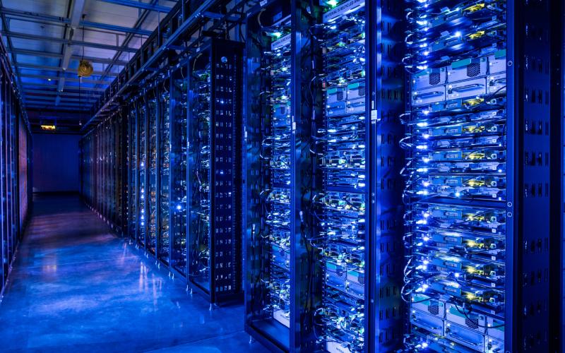 Δύο data centers και μια μονάδα μπαταριών, στις επενδύσεις του ...